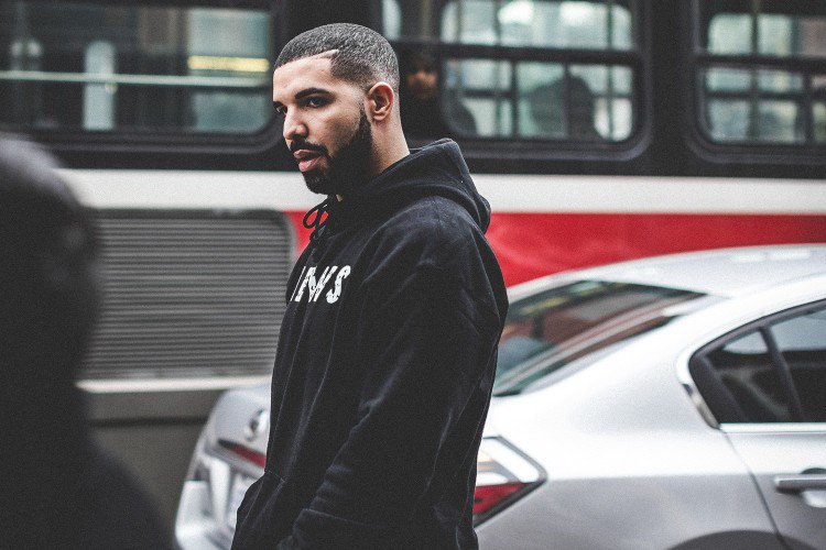 Download MP3: Drake – Sneakin’ (feat. 21 Savage & London on da Track)